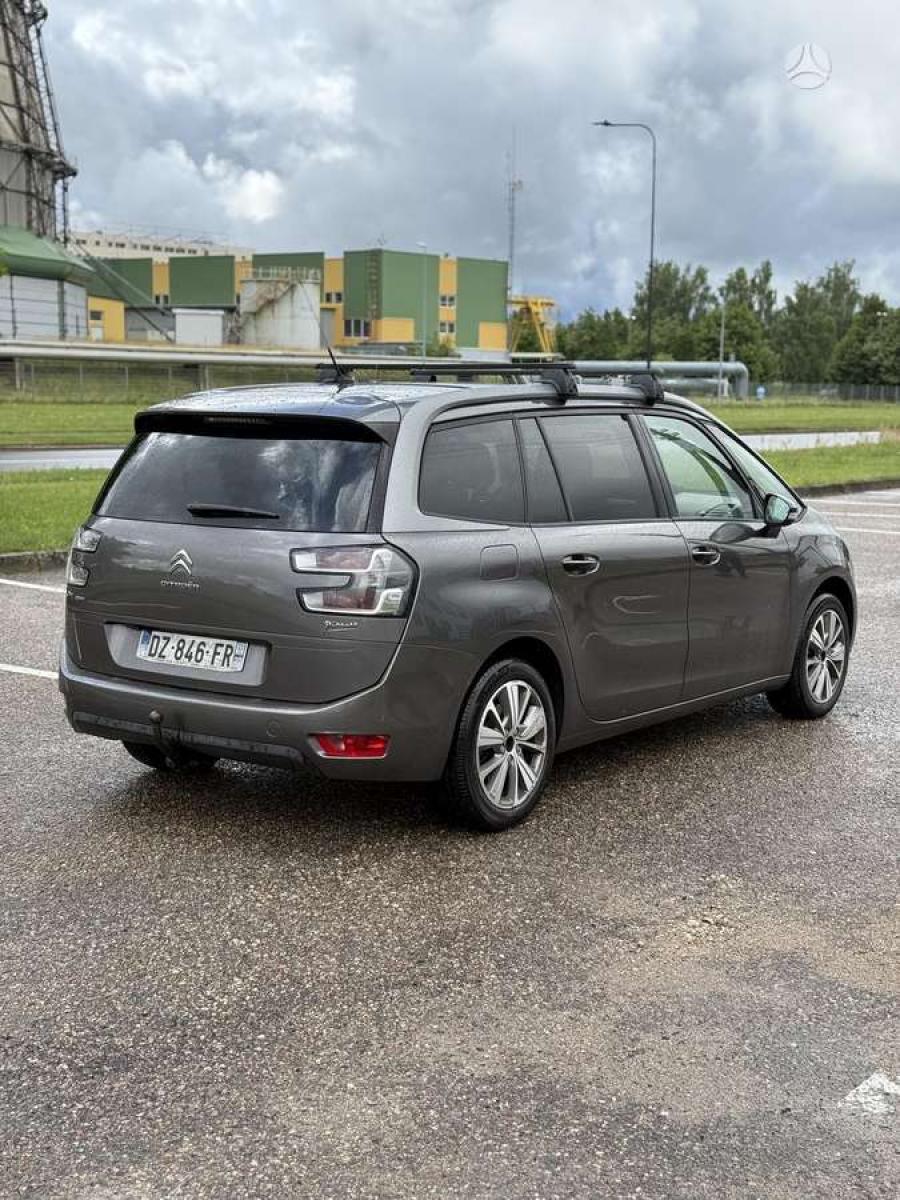 Pelēks Citroen Grand C4 Picasso 2016 Viļņa, ar dzinēja tilpumu 1.56 L un nobraukumu 260 tūkst. km par 6000 €, foto 5 vietnē AUTOMOTO.COM.LV