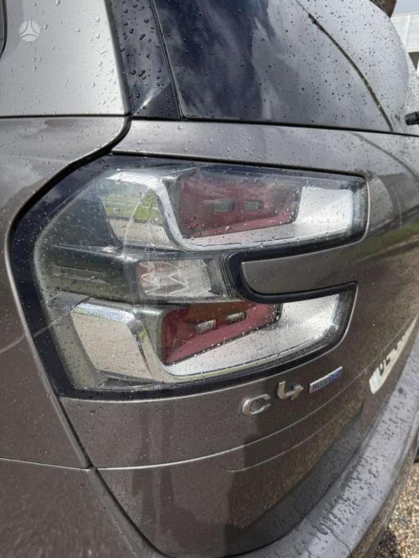 Grey Citroen Grand C4 Picasso 2016 in Vilnius, with an engine capacity of 1.56 L and mileage of 260 thousand km for 6000 €, photo 7 on AUTOMOTO.COM.LV