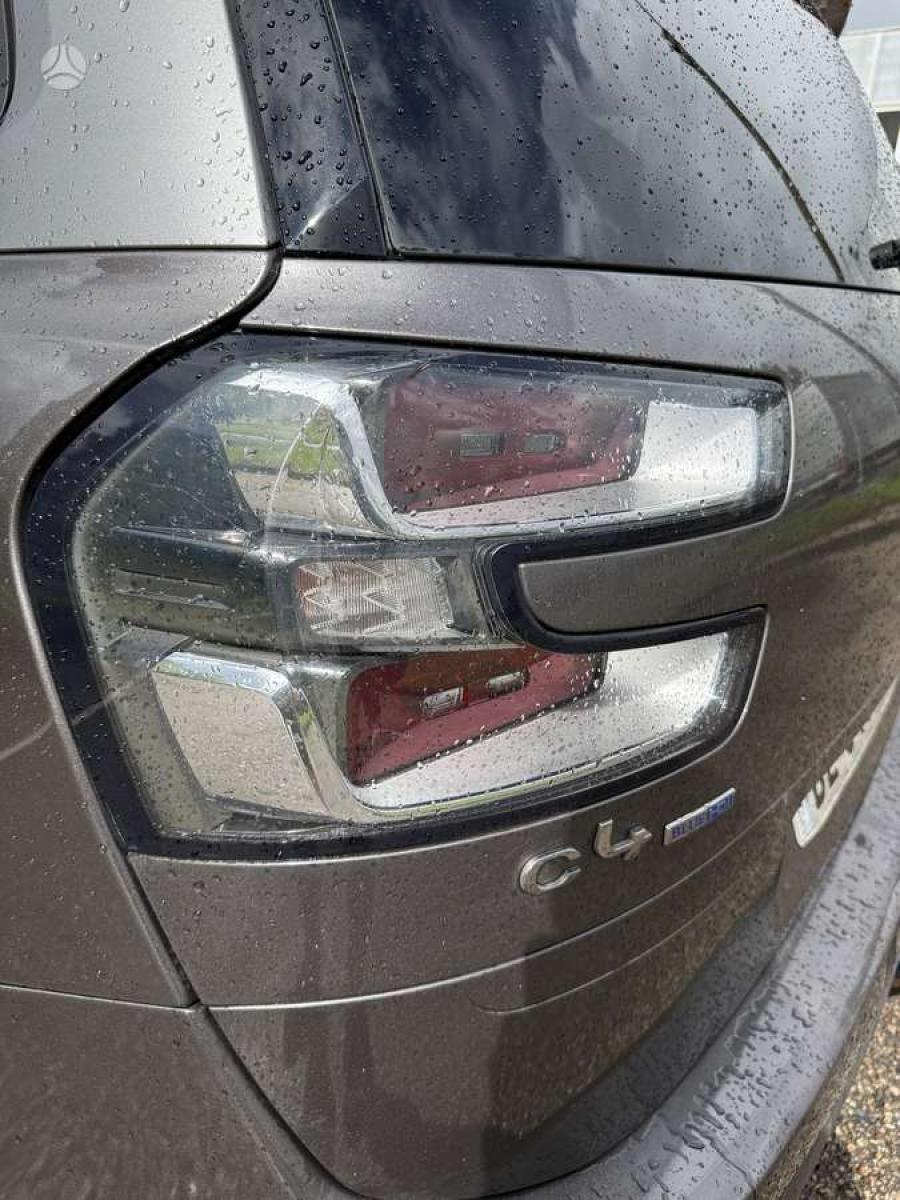 Pelēks Citroen Grand C4 Picasso 2016 Viļņa, ar dzinēja tilpumu 1.56 L un nobraukumu 260 tūkst. km par 6000 €, foto 8 vietnē AUTOMOTO.COM.LV