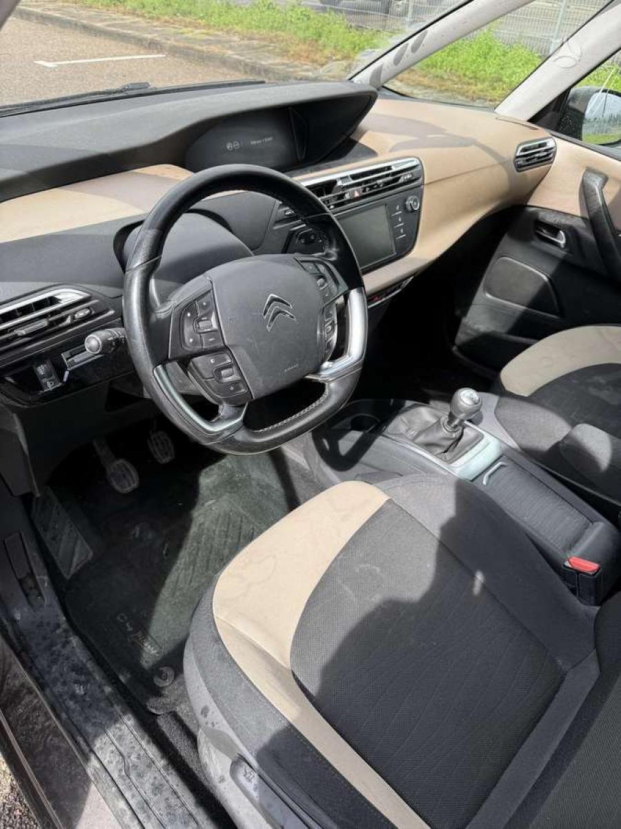 Pelēks Citroen Grand C4 Picasso 2016 Viļņa, ar dzinēja tilpumu 1.56 L un nobraukumu 260 tūkst. km par 6000 €, foto 14 vietnē AUTOMOTO.COM.LV
