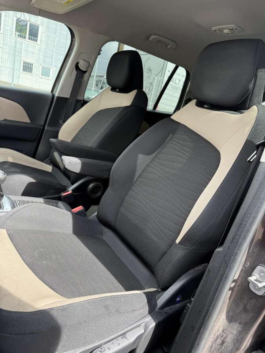 Pelēks Citroen Grand C4 Picasso 2016 Viļņa, ar dzinēja tilpumu 1.56 L un nobraukumu 260 tūkst. km par 6000 €, foto 15 vietnē AUTOMOTO.COM.LV