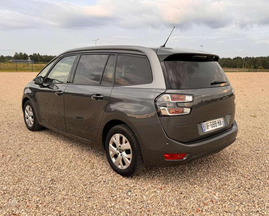 Pelēks Citroen Grand C4 Picasso 2016 Tauragė, ar dzinēja tilpumu 1.56 L un nobraukumu 202 tūkst. km par 5900 €, foto 4 vietnē AUTOMOTO.COM.LV