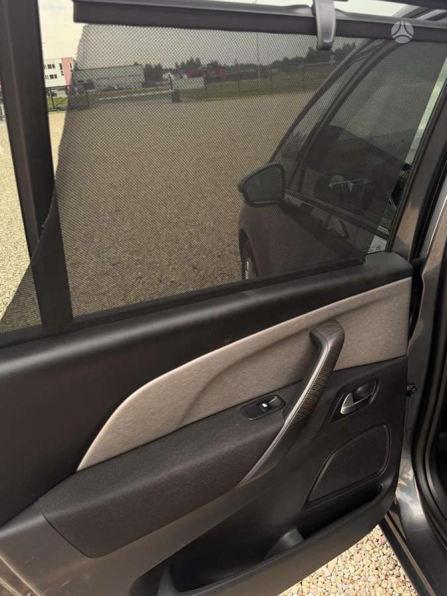 Pelēks Citroen Grand C4 Picasso 2016 Tauragė, ar dzinēja tilpumu 1.56 L un nobraukumu 202 tūkst. km par 5900 €, foto 14 vietnē AUTOMOTO.COM.LV