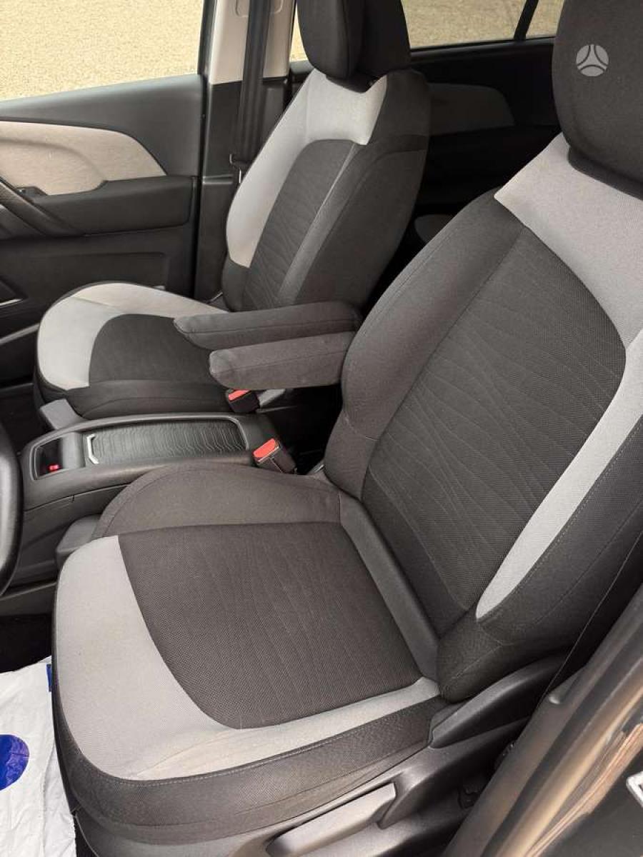 Pelēks Citroen Grand C4 Picasso 2016 Tauragė, ar dzinēja tilpumu 1.56 L un nobraukumu 202 tūkst. km par 5900 €, foto 17 vietnē AUTOMOTO.COM.LV