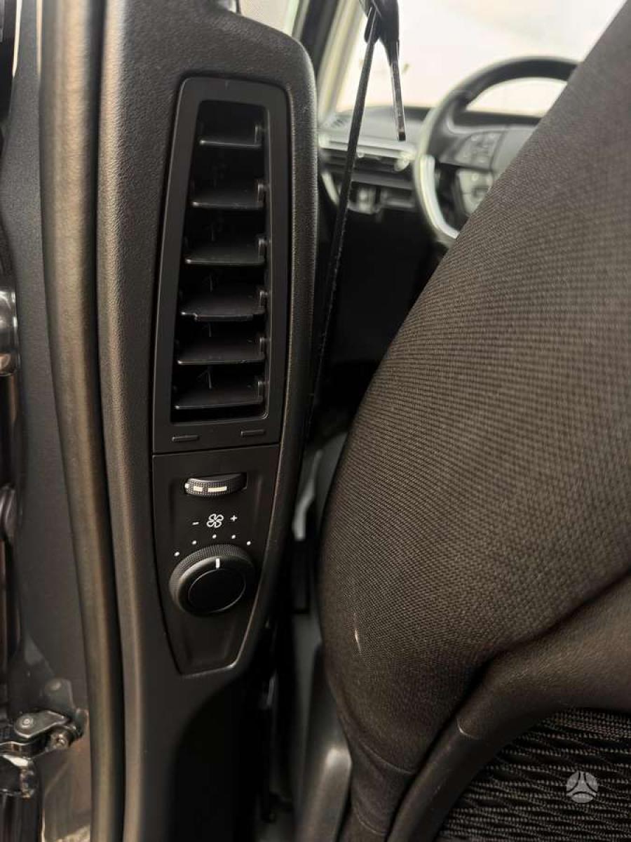 Pelēks Citroen Grand C4 Picasso 2016 Tauragė, ar dzinēja tilpumu 1.56 L un nobraukumu 202 tūkst. km par 5900 €, foto 18 vietnē AUTOMOTO.COM.LV