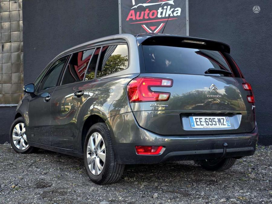 Grey Citroen Grand C4 Picasso 2016 in Siauliai, with an engine capacity of 1.56 L and mileage of 202 thousand km for 5900 €, photo 6 on AUTOMOTO.COM.LV