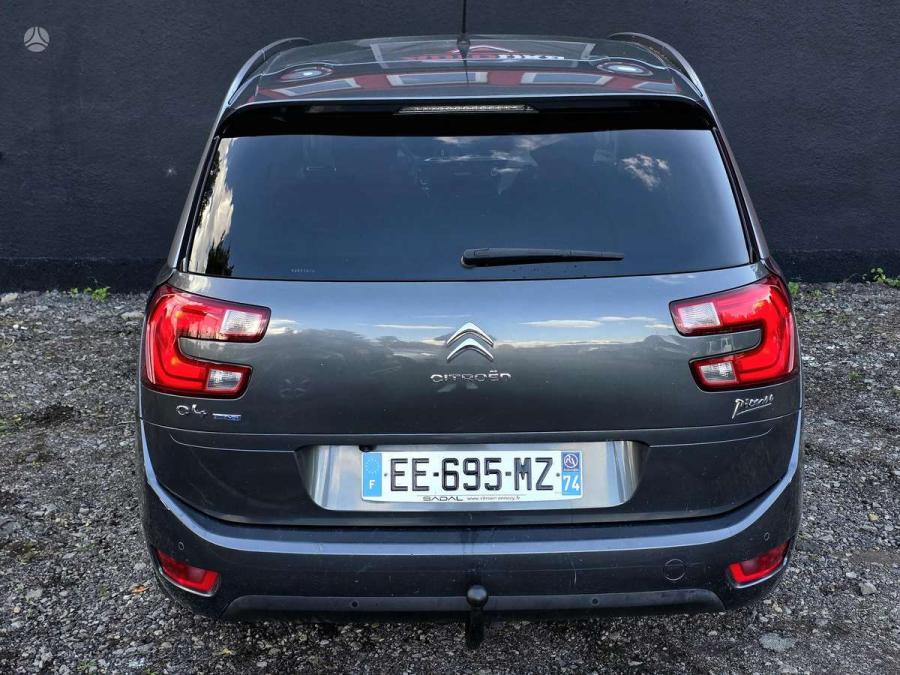 Grey Citroen Grand C4 Picasso 2016 in Siauliai, with an engine capacity of 1.56 L and mileage of 202 thousand km for 5900 €, photo 7 on AUTOMOTO.COM.LV
