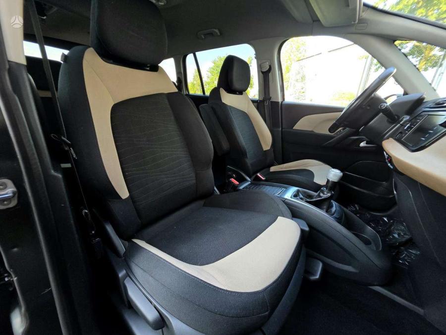 Grey Citroen Grand C4 Picasso 2016 in Siauliai, with an engine capacity of 1.56 L and mileage of 202 thousand km for 5900 €, photo 16 on AUTOMOTO.COM.LV