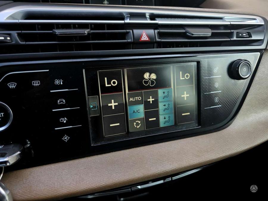Grey Citroen Grand C4 Picasso 2016 in Siauliai, with an engine capacity of 1.56 L and mileage of 202 thousand km for 5900 €, photo 24 on AUTOMOTO.COM.LV