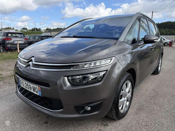 Grey Citroen Grand C4 Picasso 2016 in Vilnius, with an engine capacity of 1.56 L and mileage of 223 thousand km for 6600 €, photo 1 on AUTOMOTO.COM.LV