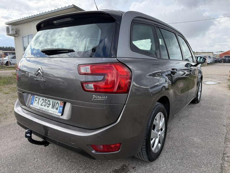 Grey Citroen Grand C4 Picasso 2016 in Vilnius, with an engine capacity of 1.56 L and mileage of 223 thousand km for 6600 €, photo 6 on AUTOMOTO.COM.LV
