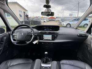 Grey Citroen Grand C4 Picasso 2016 in Vilnius, with an engine capacity of 1.56 L and mileage of 223 thousand km for 6600 €, photo 13 on AUTOMOTO.COM.LV