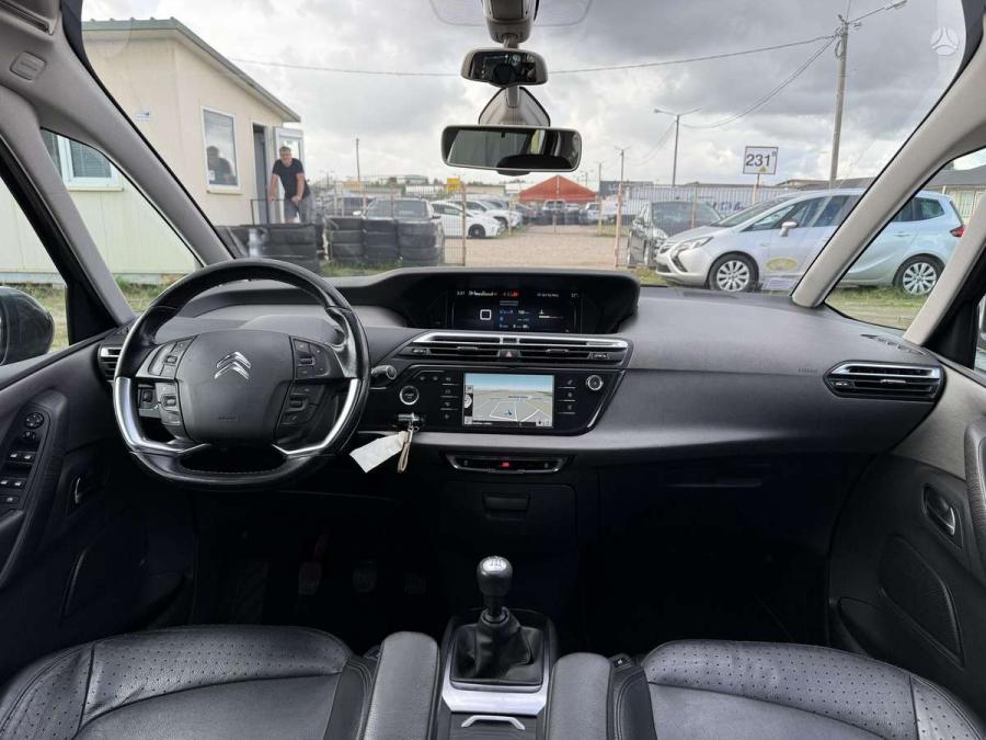 Grey Citroen Grand C4 Picasso 2016 in Vilnius, with an engine capacity of 1.56 L and mileage of 223 thousand km for 6600 €, photo 13 on AUTOMOTO.COM.LV