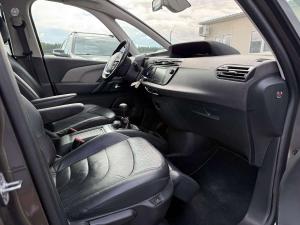 Grey Citroen Grand C4 Picasso 2016 in Vilnius, with an engine capacity of 1.56 L and mileage of 223 thousand km for 6600 €, photo 14 on AUTOMOTO.COM.LV