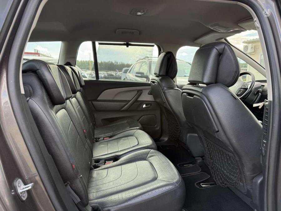 Grey Citroen Grand C4 Picasso 2016 in Vilnius, with an engine capacity of 1.56 L and mileage of 223 thousand km for 6600 €, photo 15 on AUTOMOTO.COM.LV