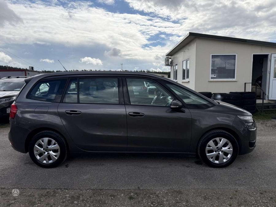 Grey Citroen Grand C4 Picasso 2016 in Vilnius, with an engine capacity of 1.56 L and mileage of 223 thousand km for 6600 €, photo 25 on AUTOMOTO.COM.LV
