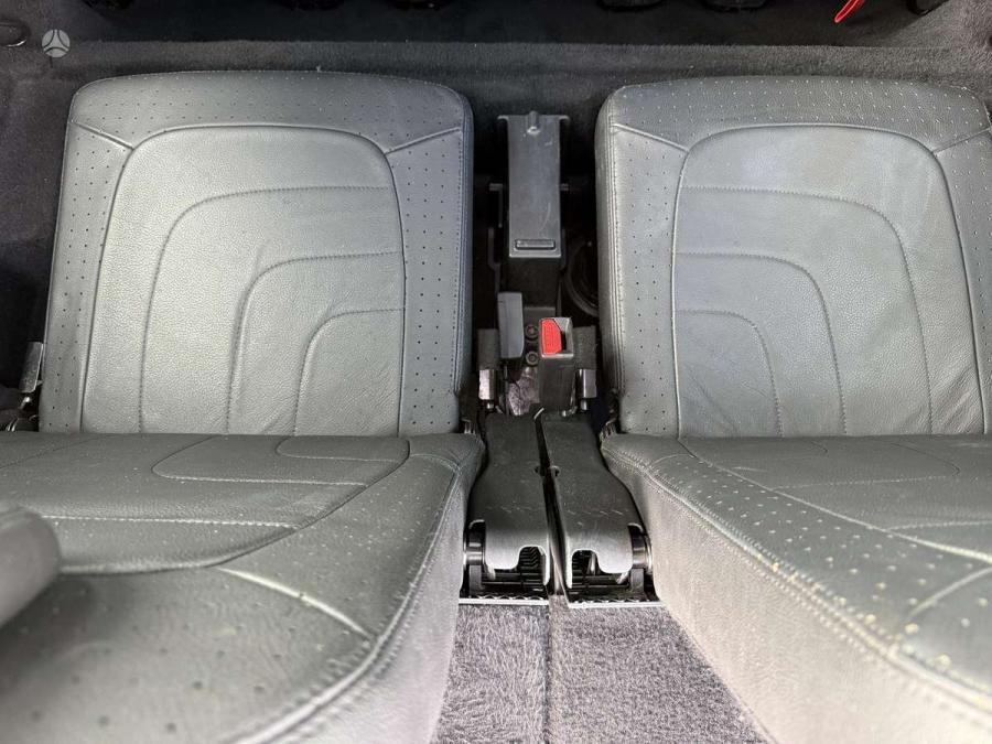 Grey Citroen Grand C4 Picasso 2016 in Vilnius, with an engine capacity of 1.56 L and mileage of 223 thousand km for 6600 €, photo 28 on AUTOMOTO.COM.LV