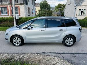 Grey Citroen Grand C4 Picasso 2016 in Prienai, with an engine capacity of 1.56 L and mileage of 247 thousand km for 5499 €, photo 3 on AUTOMOTO.COM.LV