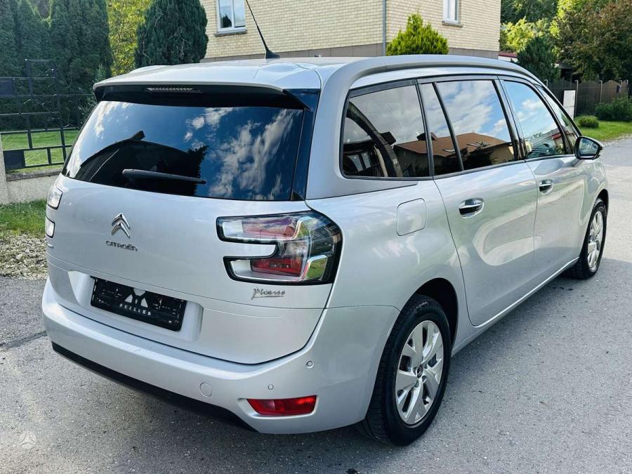 Grey Citroen Grand C4 Picasso 2016 in Prienai, with an engine capacity of 1.56 L and mileage of 247 thousand km for 5499 €, photo 6 on AUTOMOTO.COM.LV