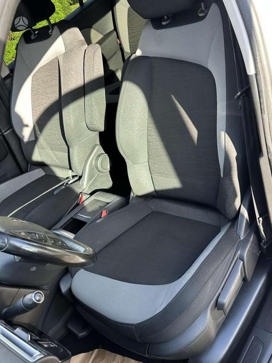 Grey Citroen Grand C4 Picasso 2016 in Prienai, with an engine capacity of 1.56 L and mileage of 247 thousand km for 5499 €, photo 14 on AUTOMOTO.COM.LV