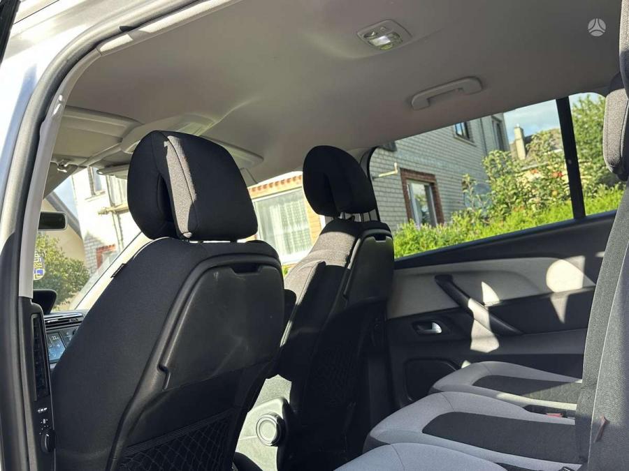 Grey Citroen Grand C4 Picasso 2016 in Prienai, with an engine capacity of 1.56 L and mileage of 247 thousand km for 5499 €, photo 19 on AUTOMOTO.COM.LV