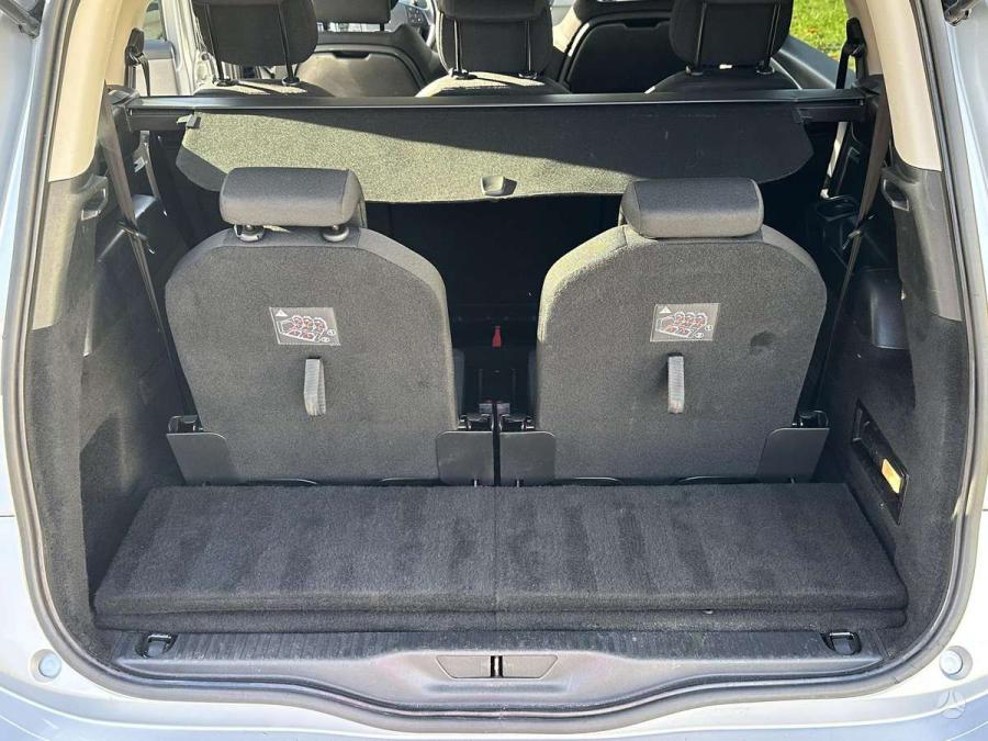 Grey Citroen Grand C4 Picasso 2016 in Prienai, with an engine capacity of 1.56 L and mileage of 247 thousand km for 5499 €, photo 20 on AUTOMOTO.COM.LV