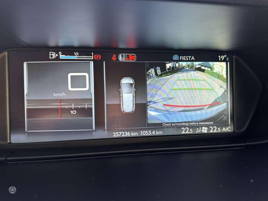 Grey Citroen Grand C4 Picasso 2016 in Prienai, with an engine capacity of 1.56 L and mileage of 247 thousand km for 5499 €, photo 26 on AUTOMOTO.COM.LV