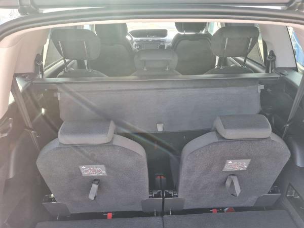 Pelēks Citroen Grand C4 Picasso 2016 Tauragė, ar dzinēja tilpumu 2.00 L un nobraukumu 276 tūkst. km par 5350 €, foto 10 vietnē AUTOMOTO.COM.LV