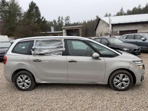 Grey Citroen Grand C4 Picasso 2017 in Ukmerge, with an engine capacity of 1.56 L and mileage of 164 thousand km for 3999 €, photo 4 on AUTOMOTO.COM.LV