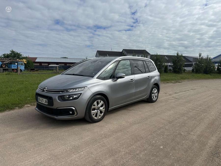 Pelēks Citroen Grand C4 Picasso 2017 Tauragė, ar dzinēja tilpumu 1.20 L un nobraukumu 102 tūkst. km par 5750 €, foto 1 vietnē AUTOMOTO.COM.LV