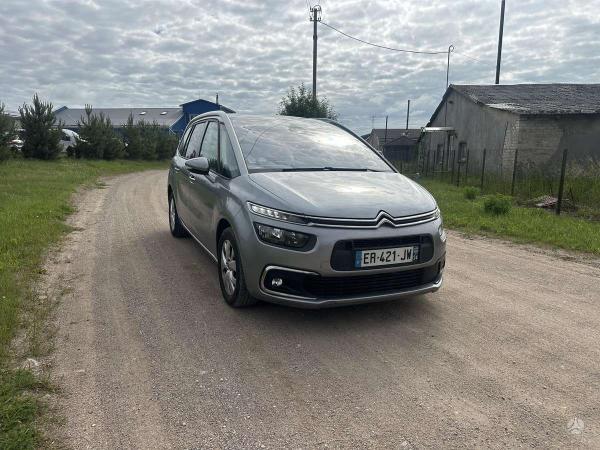 Pelēks Citroen Grand C4 Picasso 2017 Tauragė, ar dzinēja tilpumu 1.20 L un nobraukumu 102 tūkst. km par 5750 €, foto 3 vietnē AUTOMOTO.COM.LV