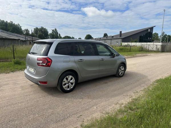 Pelēks Citroen Grand C4 Picasso 2017 Tauragė, ar dzinēja tilpumu 1.20 L un nobraukumu 102 tūkst. km par 5750 €, foto 5 vietnē AUTOMOTO.COM.LV
