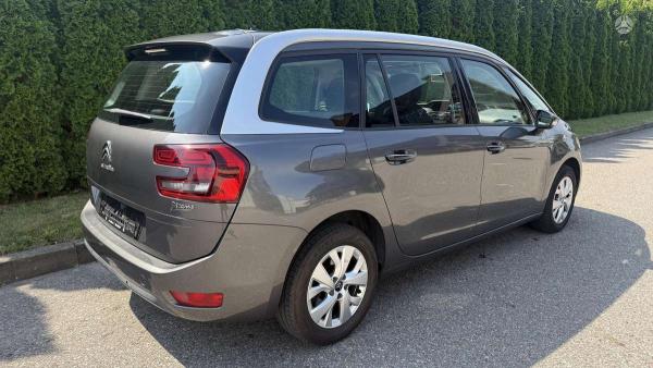Grey Citroen Grand C4 Picasso 2017 in Kaunas, with an engine capacity of 1.20 L and mileage of 178 thousand km for 5900 €, photo 2 on AUTOMOTO.COM.LV