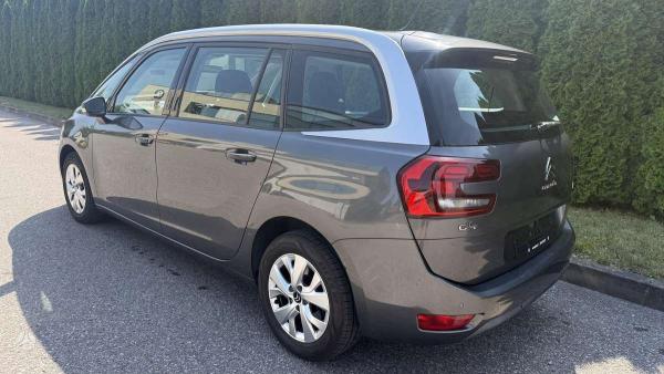 Grey Citroen Grand C4 Picasso 2017 in Kaunas, with an engine capacity of 1.20 L and mileage of 178 thousand km for 5900 €, photo 4 on AUTOMOTO.COM.LV