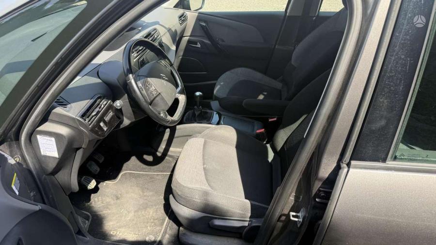 Pelēks Citroen Grand C4 Picasso 2017 Kauņa, ar dzinēja tilpumu 1.20 L un nobraukumu 178 tūkst. km par 5900 €, foto 11 vietnē AUTOMOTO.COM.LV