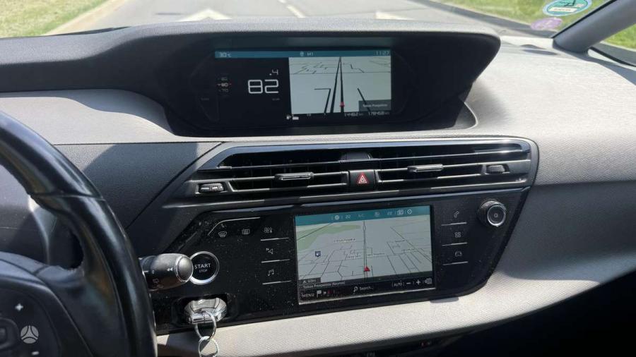 Pelēks Citroen Grand C4 Picasso 2017 Kauņa, ar dzinēja tilpumu 1.20 L un nobraukumu 178 tūkst. km par 5900 €, foto 17 vietnē AUTOMOTO.COM.LV
