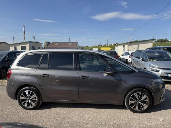 Pelēks Citroen Grand C4 Picasso 2017 Viļņa, ar dzinēja tilpumu 1.56 L un nobraukumu 234 tūkst. km par 6600 €, foto 6 vietnē AUTOMOTO.COM.LV