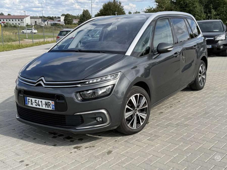 Pelēks Citroen Grand C4 Picasso 2017 Tauragė, ar dzinēja tilpumu 1.56 L un nobraukumu 215 tūkst. km par 5500 €, foto 1 vietnē AUTOMOTO.COM.LV