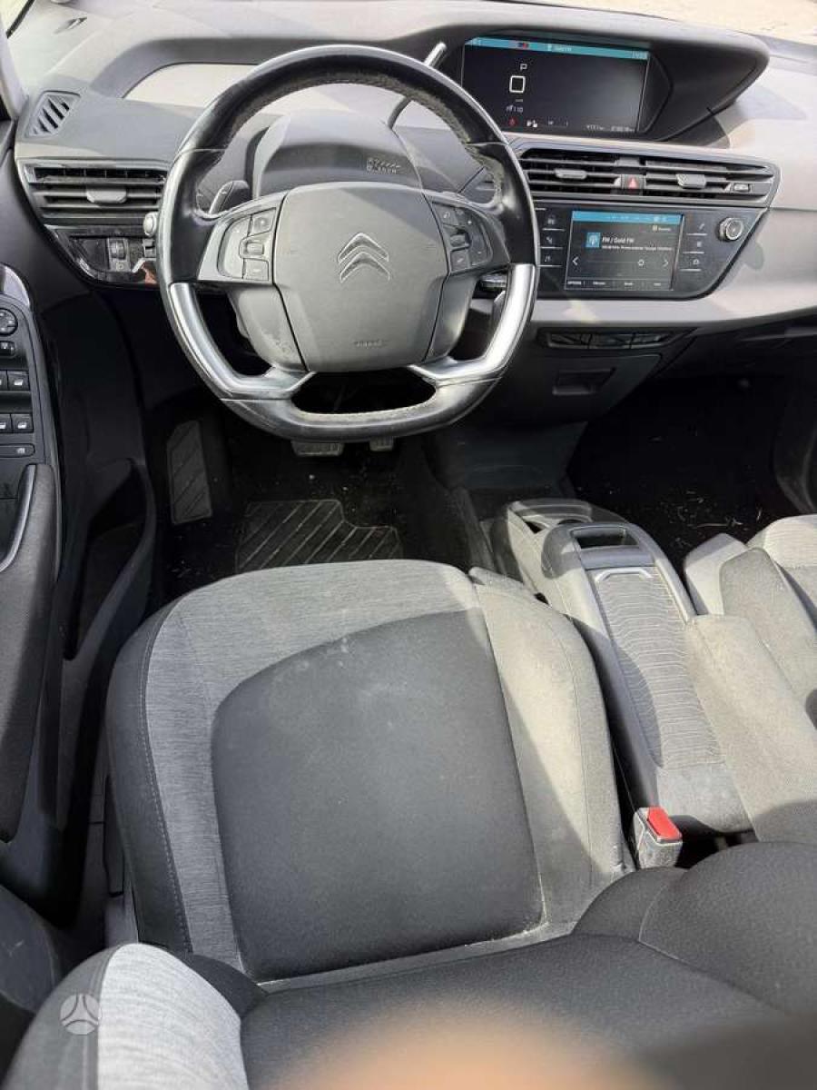 Pelēks Citroen Grand C4 Picasso 2017 Tauragė, ar dzinēja tilpumu 1.56 L un nobraukumu 215 tūkst. km par 5500 €, foto 17 vietnē AUTOMOTO.COM.LV