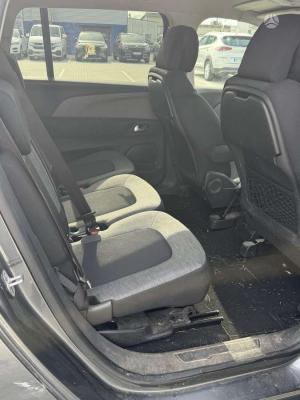 Pelēks Citroen Grand C4 Picasso 2017 Tauragė, ar dzinēja tilpumu 1.56 L un nobraukumu 215 tūkst. km par 5500 €, foto 20 vietnē AUTOMOTO.COM.LV