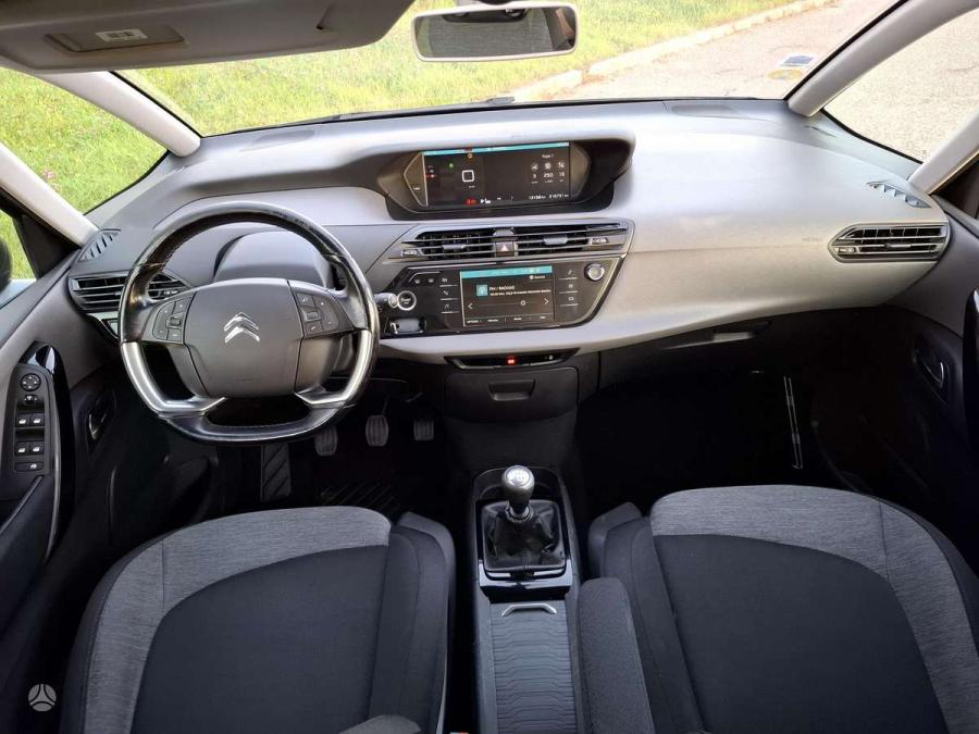 Grey Citroen Grand C4 Picasso 2017 in Kaunas, with an engine capacity of 1.56 L and mileage of 200 thousand km for 6150 €, photo 5 on AUTOMOTO.COM.LV