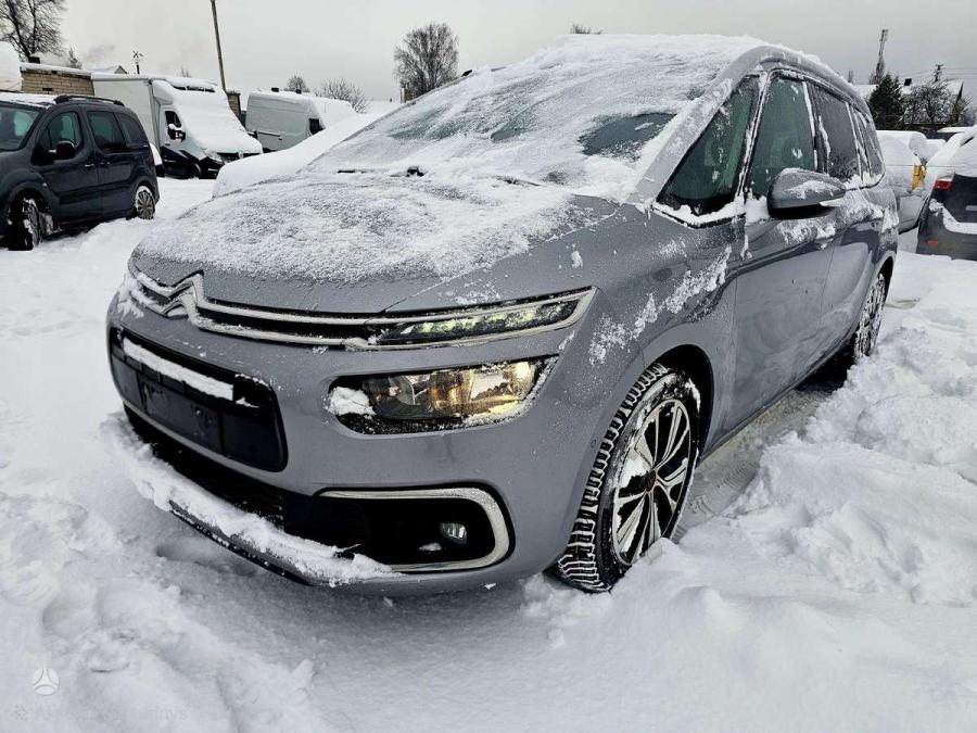 Grey Citroen Grand C4 Picasso 2018 in Taurage, with an engine capacity of 1.56 L and mileage of 271 thousand km for 8200 €, photo 1 on AUTOMOTO.COM.LV