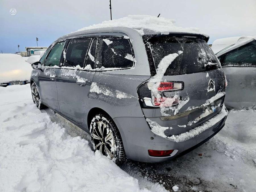 Grey Citroen Grand C4 Picasso 2018 in Taurage, with an engine capacity of 1.56 L and mileage of 271 thousand km for 8200 €, photo 4 on AUTOMOTO.COM.LV