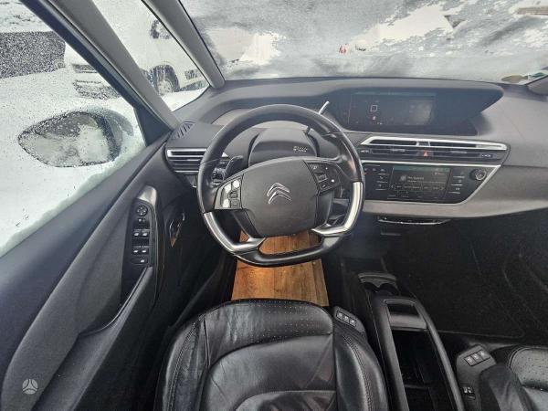 Pelēks Citroen Grand C4 Picasso 2018 Tauragė, ar dzinēja tilpumu 1.56 L un nobraukumu 271 tūkst. km par 8200 €, foto 7 vietnē AUTOMOTO.COM.LV