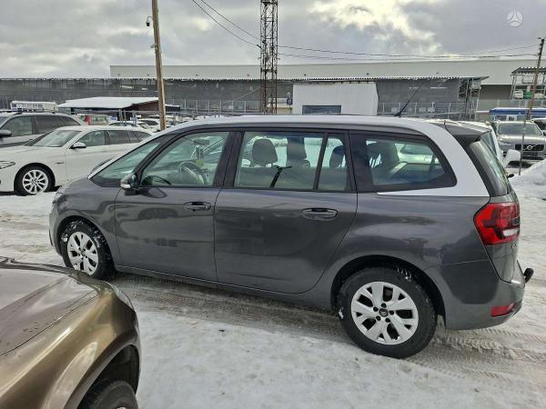 Pelēks Citroen Grand C4 Picasso 2018 Kauņa, ar dzinēja tilpumu 1.56 L un nobraukumu 275 tūkst. km par 7350 €, foto 8 vietnē AUTOMOTO.COM.LV