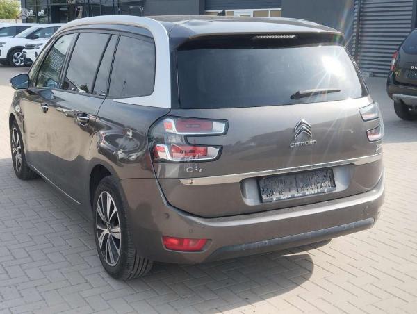 Grey Citroen Grand C4 Picasso 2018 in Taurage, with an engine capacity of 1.56 L and mileage of 220 thousand km for 6600 €, photo 4 on AUTOMOTO.COM.LV