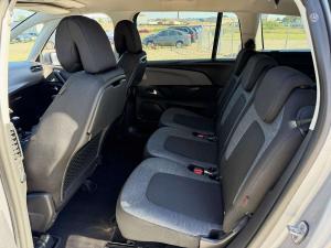 Pelēks Citroen Grand C4 Picasso 2018 Tauragė, ar dzinēja tilpumu 1.60 L un nobraukumu 302 tūkst. km par 6300 €, foto 12 vietnē AUTOMOTO.COM.LV