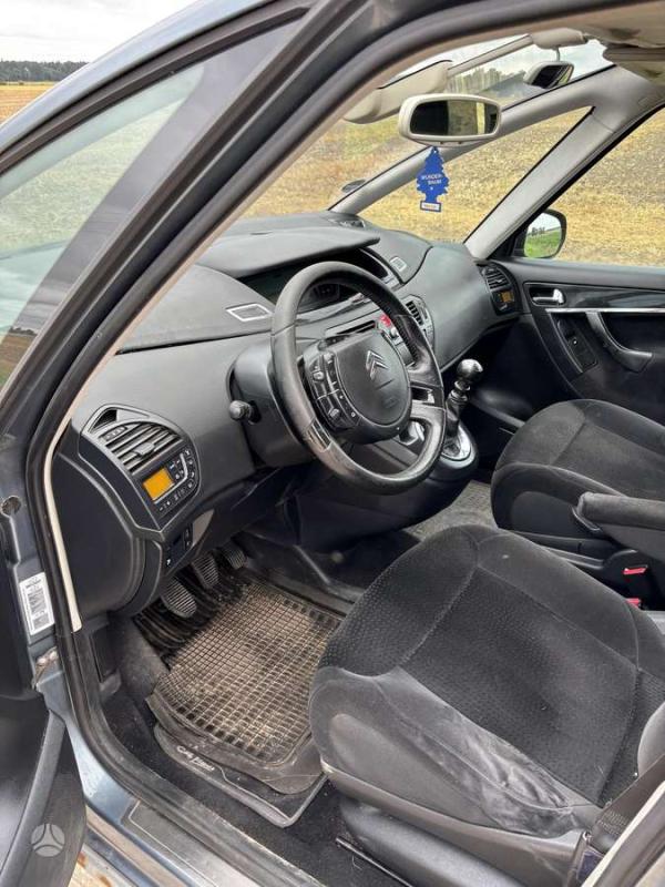 Pelēks Citroen Grand C4 Picasso 2008 Kauņa, ar dzinēja tilpumu 2.00 L un nobraukumu 319 tūkst. km par 1450 €, foto 8 vietnē AUTOMOTO.COM.LV
