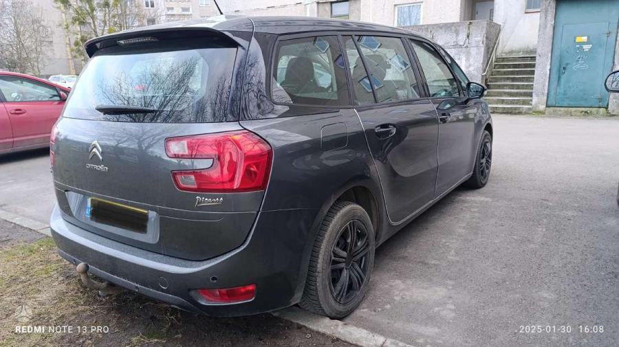Pelēks Citroen Grand C4 Picasso 2015 Kauņa, ar dzinēja tilpumu 1.56 L un nobraukumu 187 tūkst. km par 5900 €, foto 5 vietnē AUTOMOTO.COM.LV