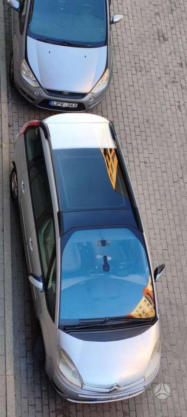 Citroen Grand C4 Picasso 2007 in Vilnius, with an engine capacity of 1.60 L and mileage of 295 thousand km for 1300 €, photo 3 on AUTOMOTO.COM.LV